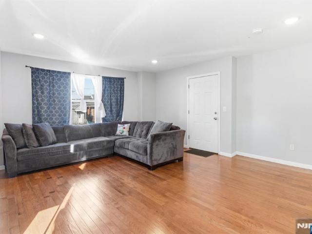 266 2nd Avenue