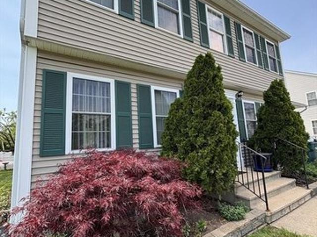 266 Christopher Dr, Springfield, MA 01119