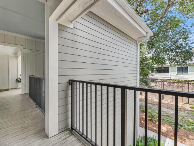 266 Alexandra Unit 11