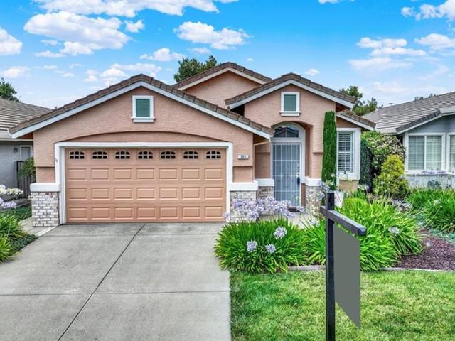 266 Bartlett Ln, Vacaville, CA 95687