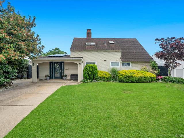 266 Duckpond Drive S