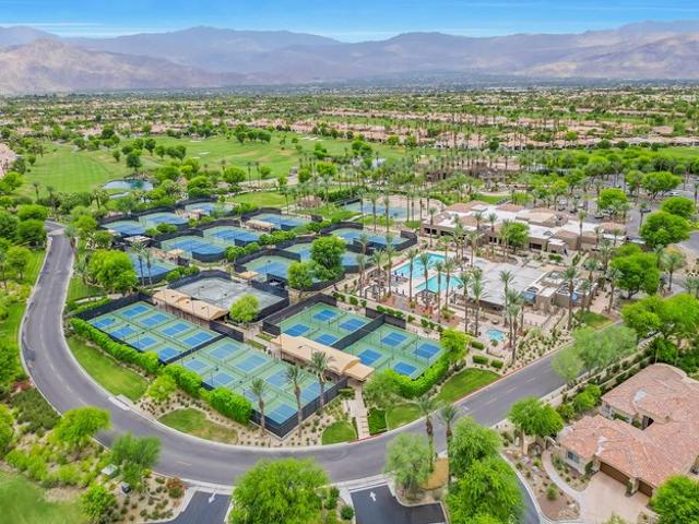 266 Eagle Dance Cir, Palm Desert, CA 92211