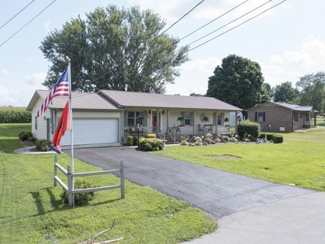 266 Woods Edge Rd, Winchester, TN 37398