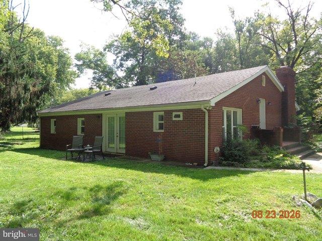 266 Thomson St, Summit Point, WV 25446