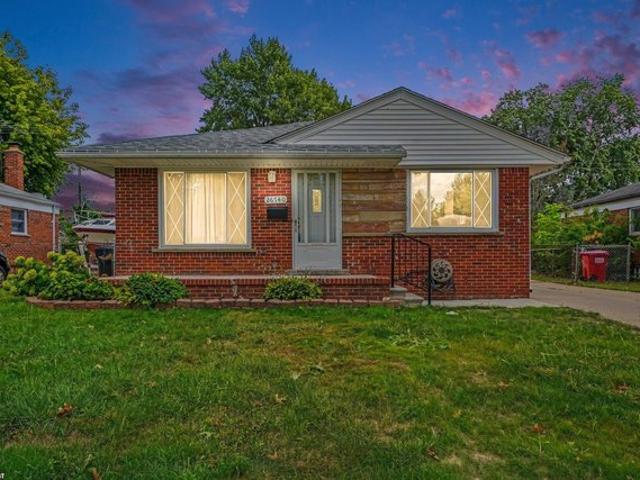26740 Barbara St, Roseville, MI 48066