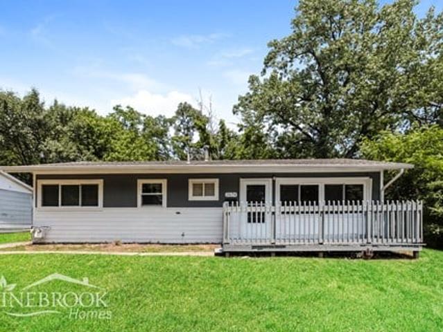 2674 Niagara St 3/1 960 sqft