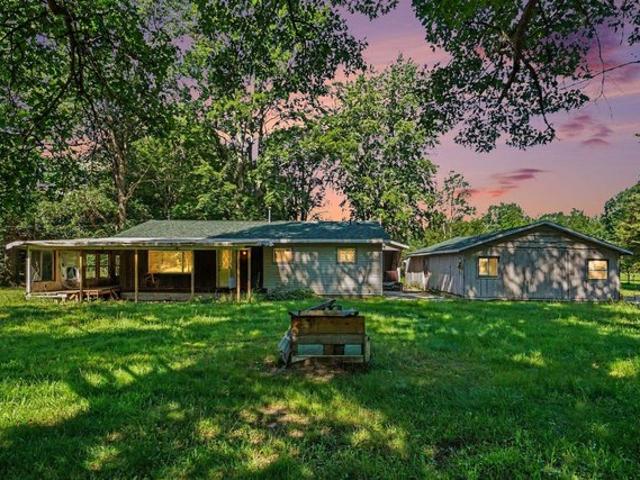 2674 S Five Nile Rd, Midland, MI 48640