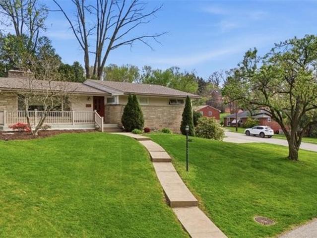 2675 Strathmore Ln, Bethel Park, PA 15102