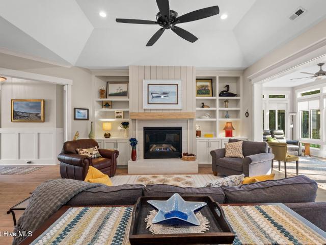 2675 W Timber Crest Drive NE