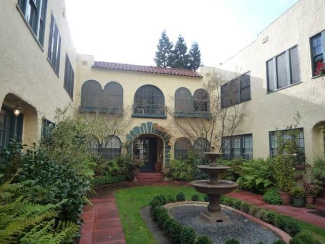 $2675 1Bdrm/1Bth With Beautiful Courtyard View In Downtown PA