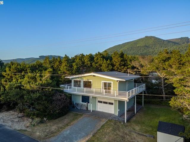 26765 Nedonna Ave, Rockaway Beach, OR 97136