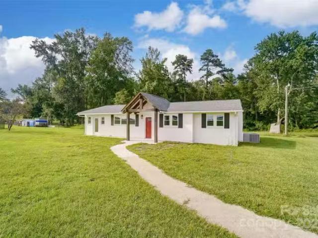 2677 MCILWAIN RD, LANCASTER, SC 29720 Single Family Residence.