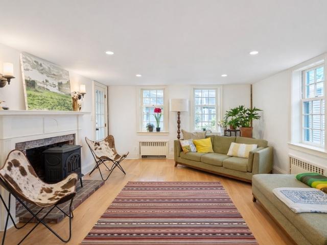 2678 East Main Road