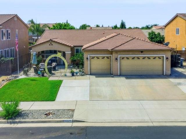 2678 Scott Ave, Clovis, CA 93611