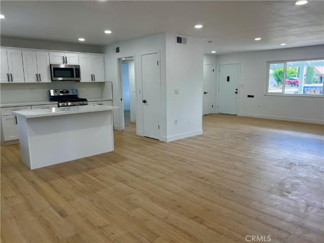 26790 Oakmont