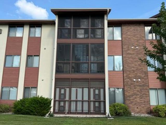 2679 Albion Ave Apt 108, Fairmont, MN 56031