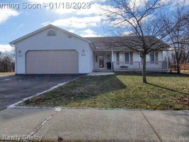 2679 Lacota Rd, Waterford Township, MI 48328