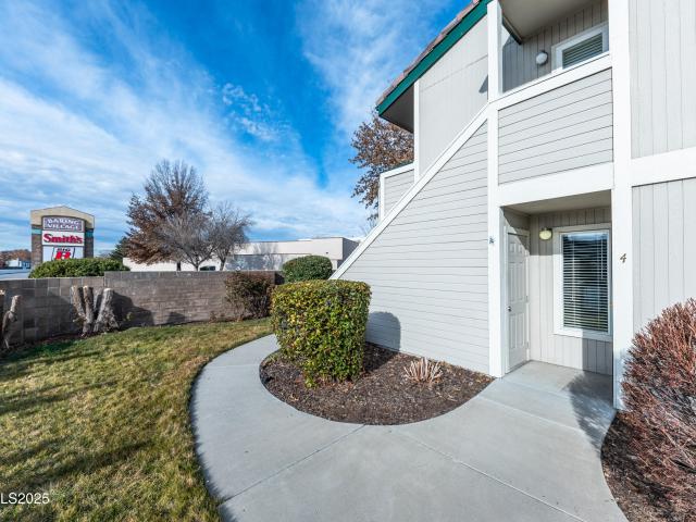 2679 Sycamore Glen Dr, Unit 4, Sparks, NV 89434 | Compass