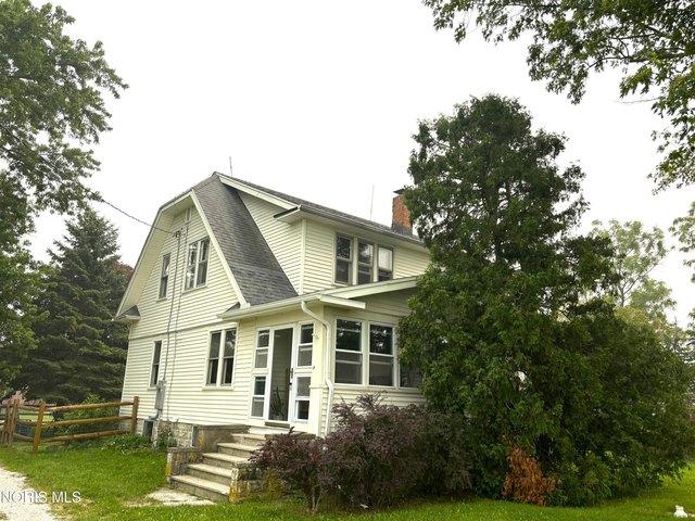 26702 N Fostoria Rd, Genoa, OH 43430