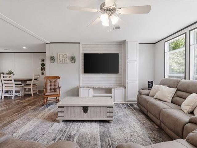 2670 US Highway 190, Huntsville, TX 77340
