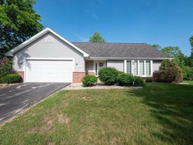 2671 W Wingate Ln, West Bend, WI 53090