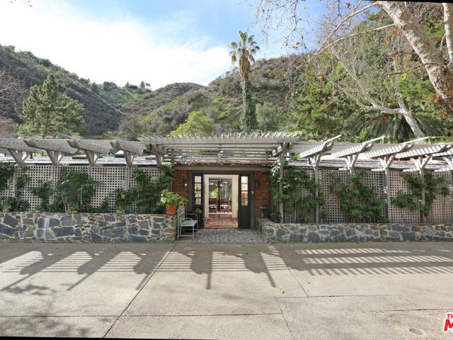 2673 Mandeville Canyon Road
