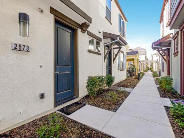 2673 Cleat Ln, Sacramento, CA 95818