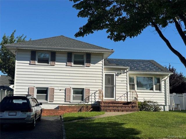 2673 Fisher Ln, Bellmore, NY 11710