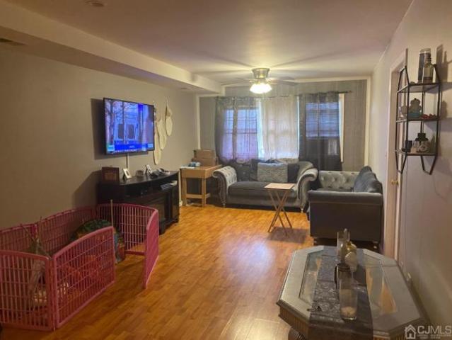 267 College Dr, Edison, NJ 08817