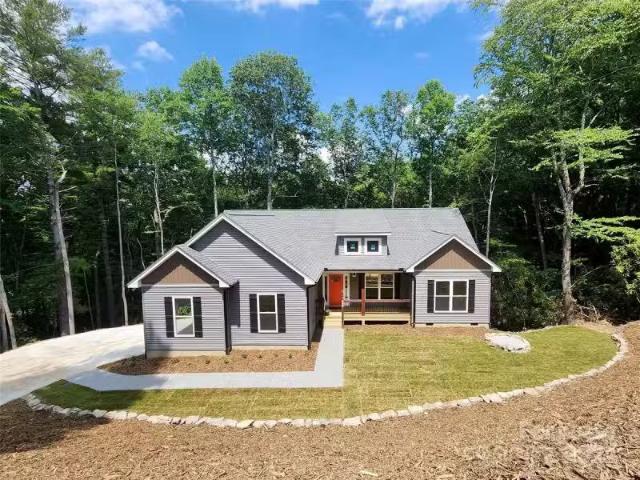 267 Hearthstone Way, Horse Shoe, NC 28742