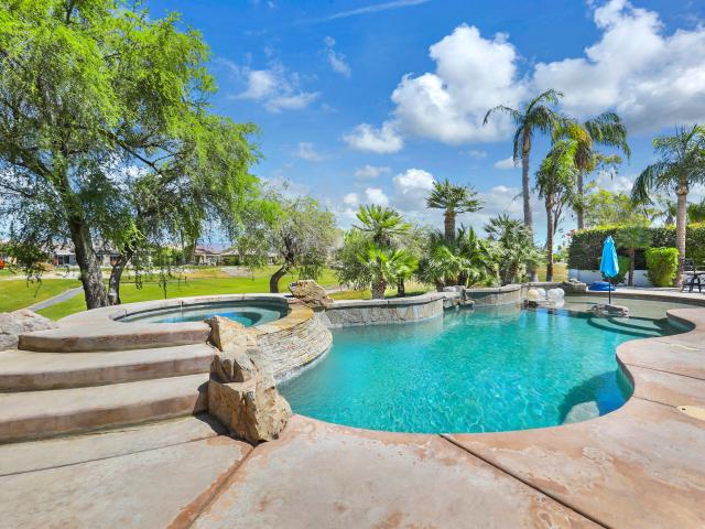 267 Loch Lomond Rd, Rancho Mirage, CA 92270 | MLS #219146