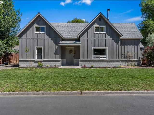 267 NW 5TH ST