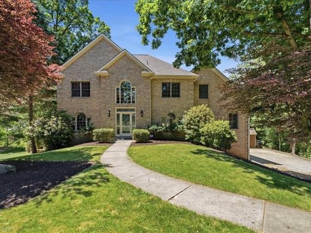 267 Seasons Dr, Wexford, PA 15090