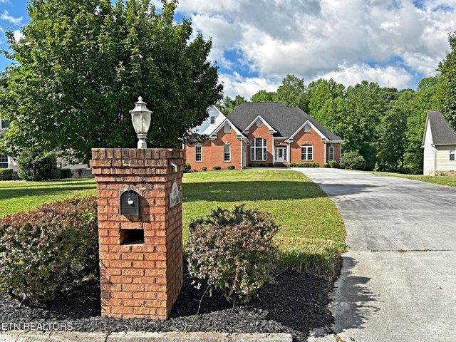 267 Paradise Ln, Jacksboro, TN 37757