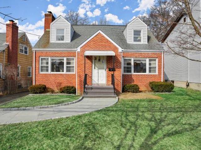 267 W Broad St, Stamford, CT 06902