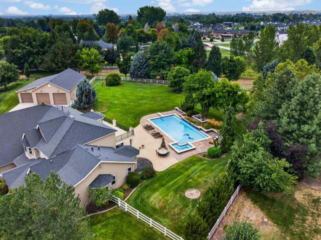 2684 W Champagne Drive