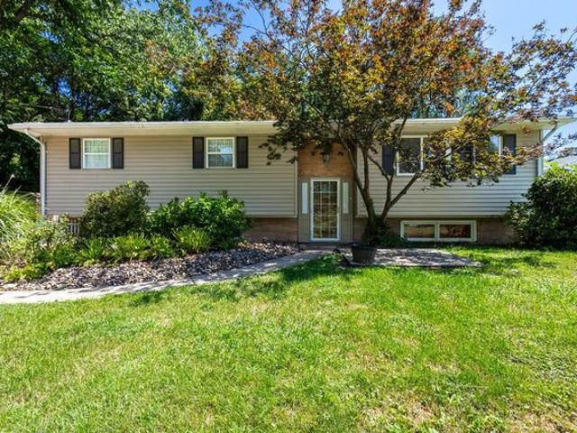 2684 1st St, East Moline, IL 61244