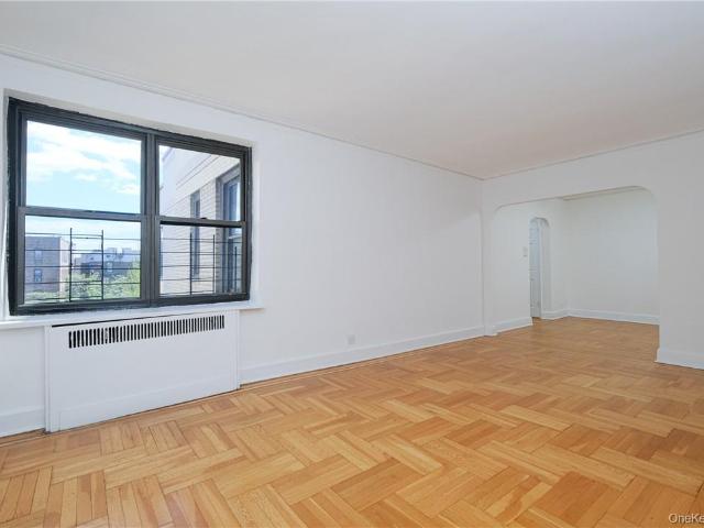 2685 Creston Avenue, Unit 2G