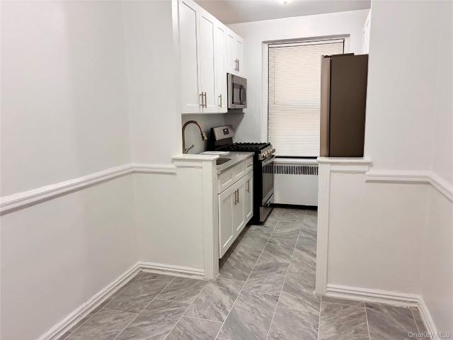 2685 Creston Avenue 1B