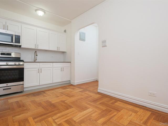 2685 Creston Avenue 3 E