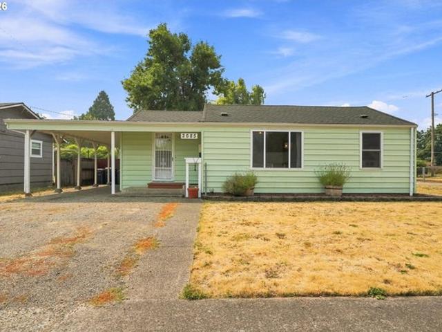 2685 E St, Springfield, OR 97477