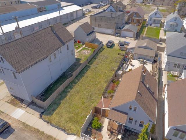 2685 S 7th St, Milwaukee, WI 53215