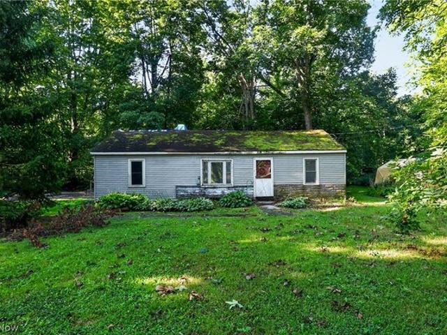 2686 Mennonite Rd, Mantua, OH 44255