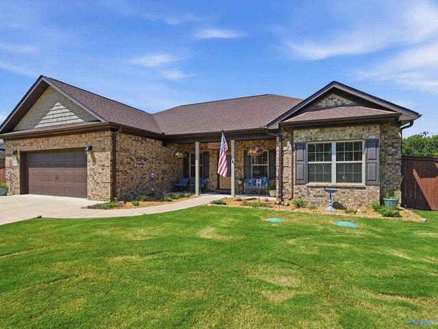 26879 Leslie Ln, Elkmont, AL 35620