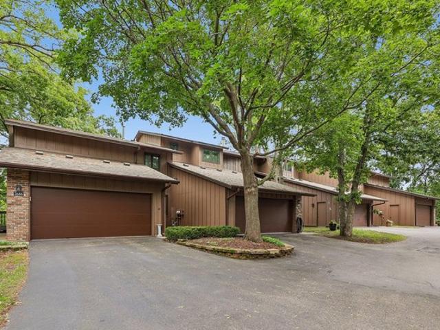 2687 Sumac Rdg, White Bear Lake, MN 55110