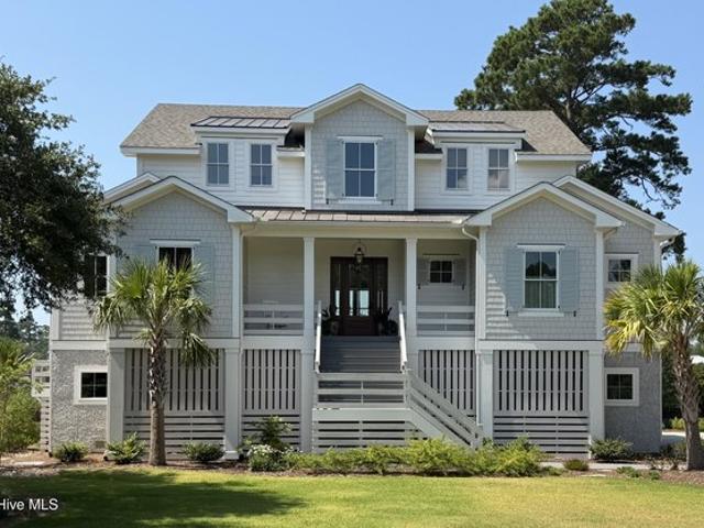 2688 Mariners Way SE, Southport, NC 28461