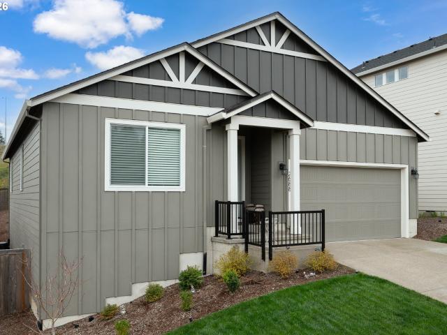 2688 ne currin creek dr