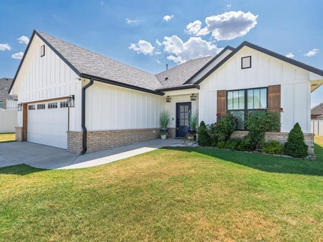 2688 Somerset Dr, Shawnee, OK 74804