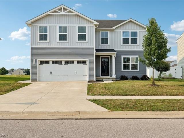 2689 Himelrigh Blvd, Barberton, OH 44203