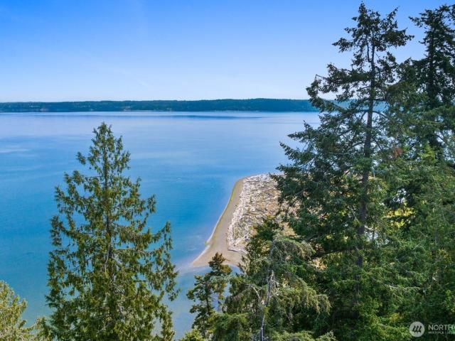 2689 SE Camano Drive